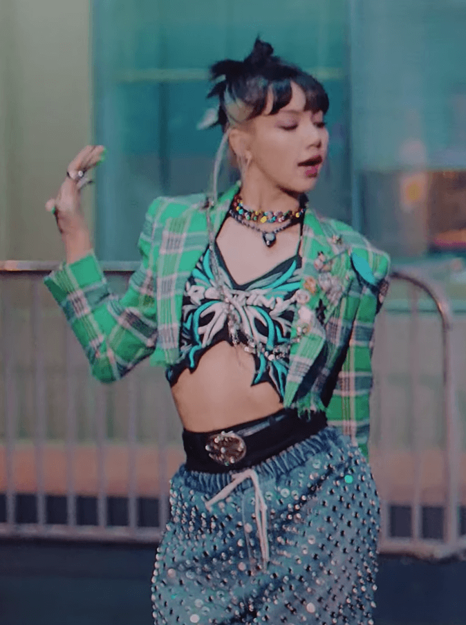 Top NAMILIA Destiny Lisa BLACKPINK Lovesick Girls MV K Pop Mode Sexy ...
